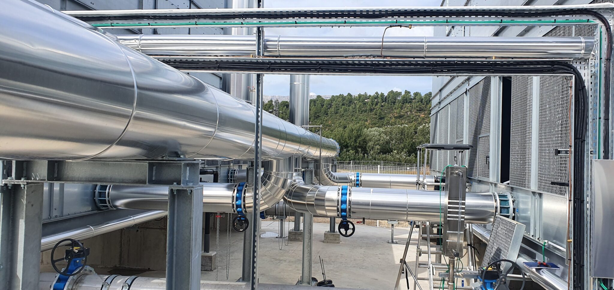 À Rousset, STMicroelectronics et Dalkia utilisent le courant d'air pour ...