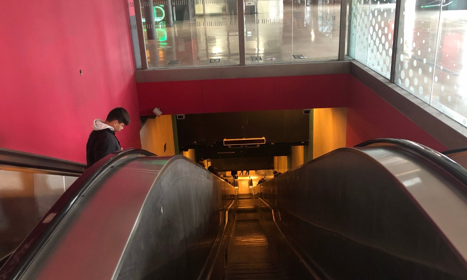 Gare Saint-Charles : les passagers du métro privés du grand escalator pendant neuf mois - Gomet'